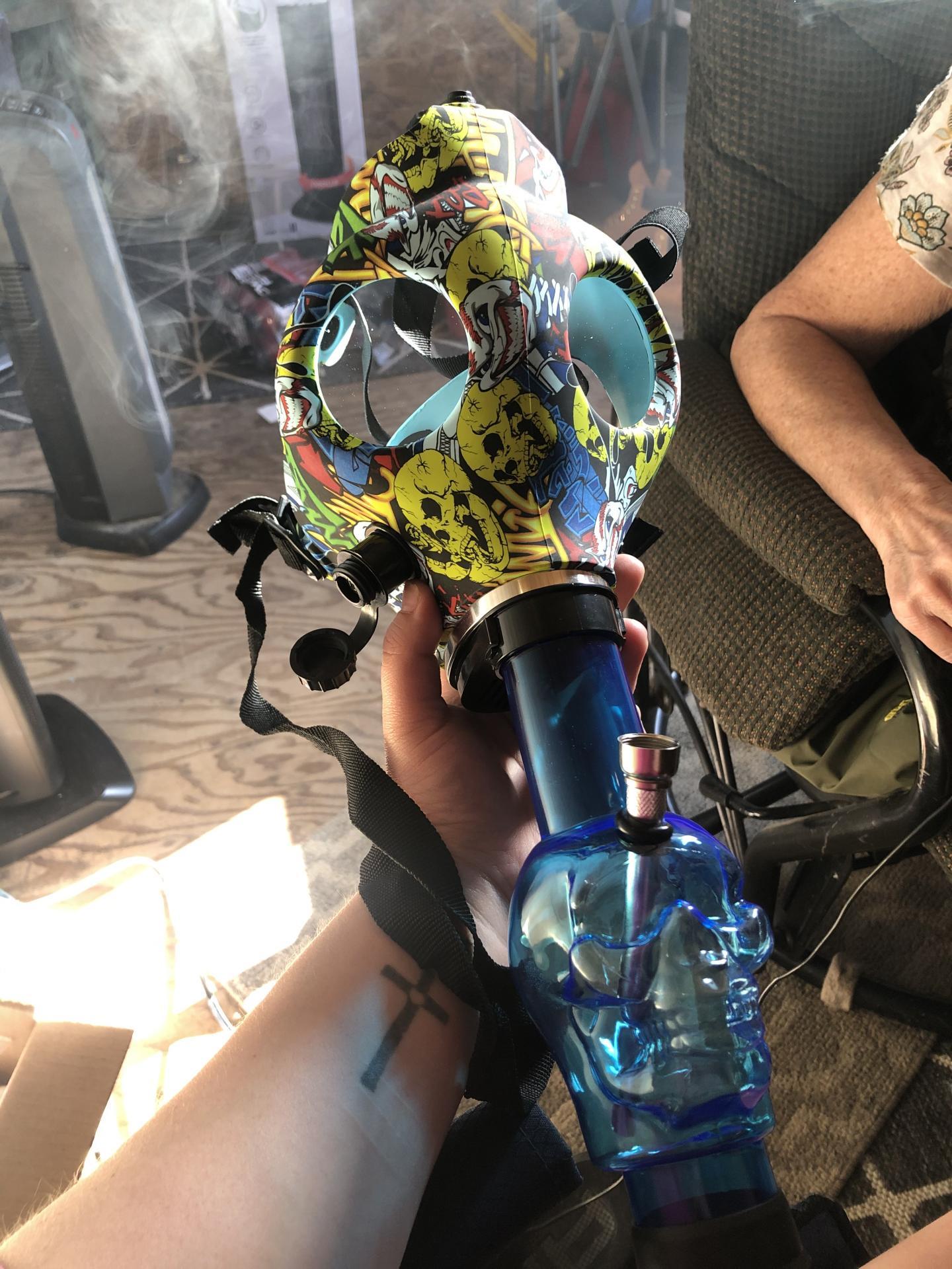 Full face graphic Silicone Gas Mask with acrylic bong | Bong Outl